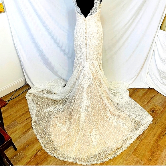 Oleg Cassini | Dresses | Oleg Cassini Mermaid Wedding Dress | Poshmark